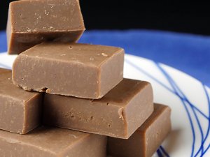 Deliciously Rich Slow Cooker Fudge - Slow Cooking Perfected